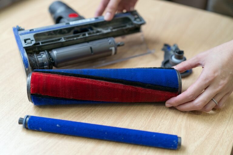 The Ultimate Dyson Vacuum Guide: Models & Comparisons - Edison Vacuums