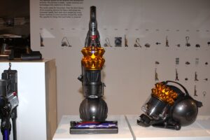 The Ultimate Dyson Vacuum Guide: Models & Comparisons - Edison Vacuums